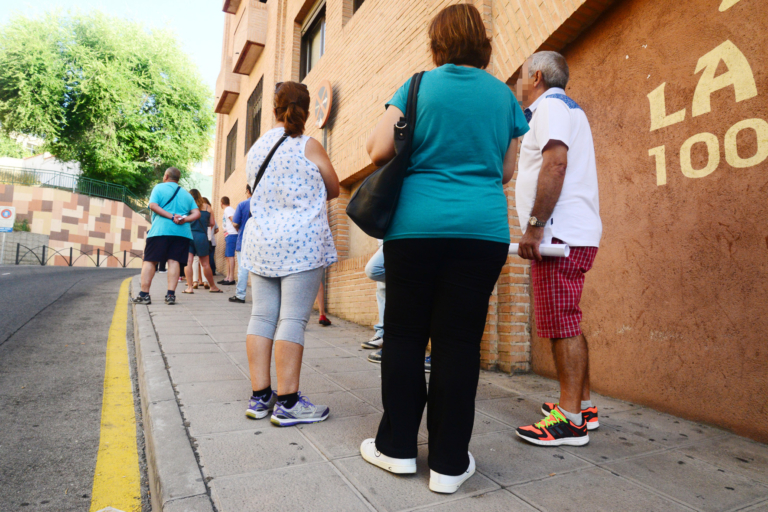 El Paro Bajó En 1 687 Personas En Abril En Clm Y Hay 170 186