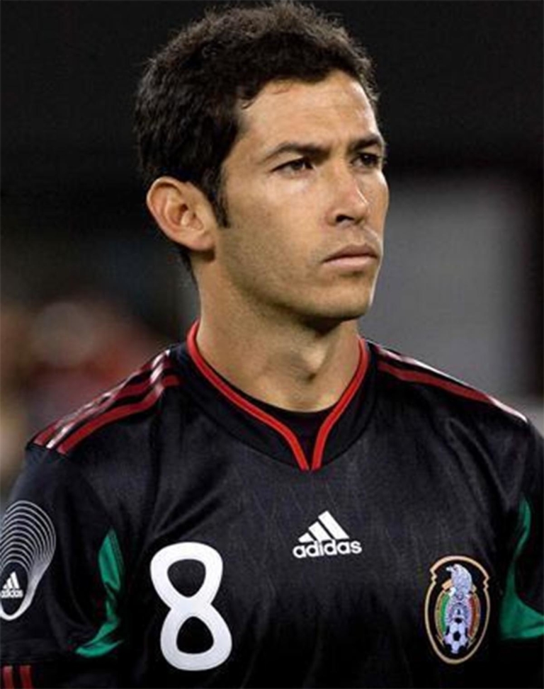 El futbolista mejicano Israel Castro renueva con el Toledo por una ...