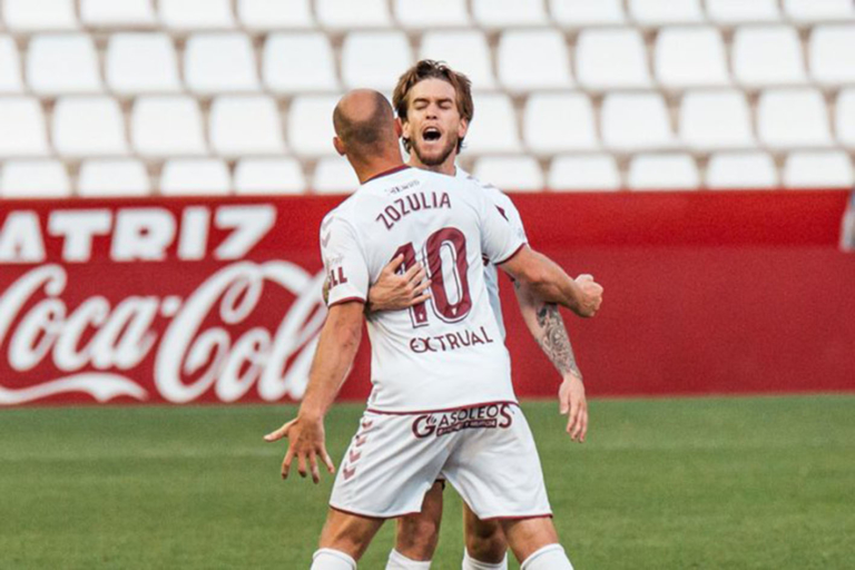 Un gol de Zozulia permite al Albacete seguir en la lucha… y en el ...