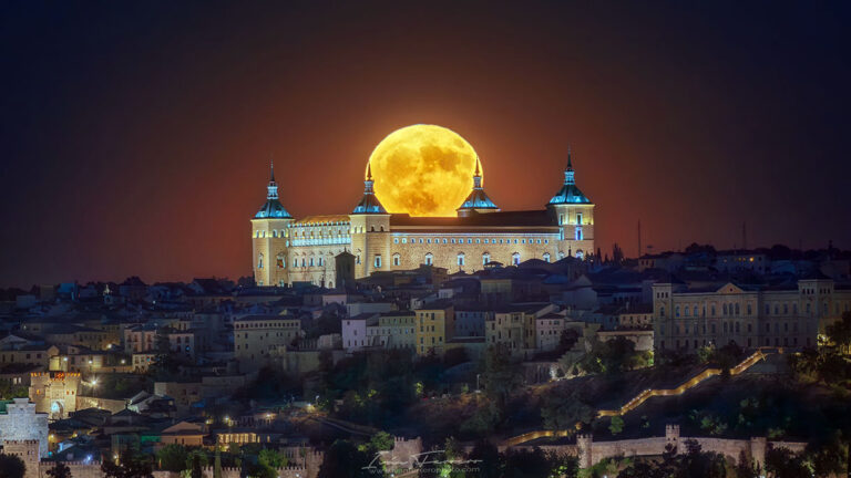 Iván Ferrero: "Así fotografié la luna de ciervo en Toledo..."- ENCLM