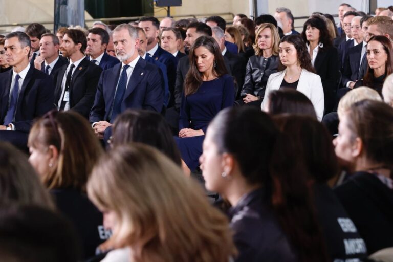 Vídeo | Homenaje en Valencia a las siete víctimas de la DANA en ...