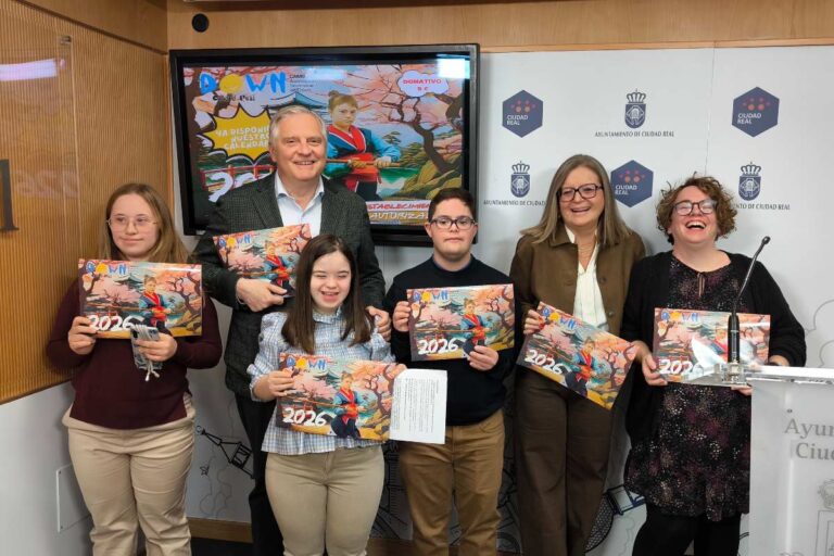 Down Caminar presenta su calendario solidario de 2026 inspirado en las ...